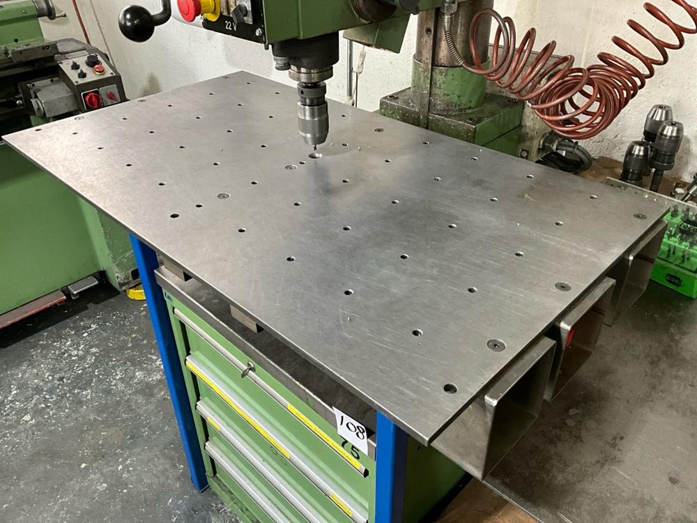 Aciera 22V pillar drilling machine | Dome Auctions